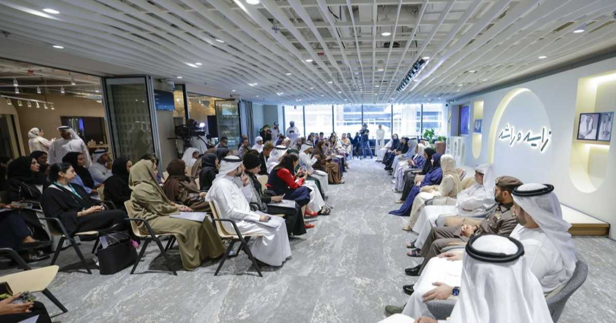 The Iconic Photograph of Sheikh Zayed and Sheikh Rashid: A Glimpse into ...